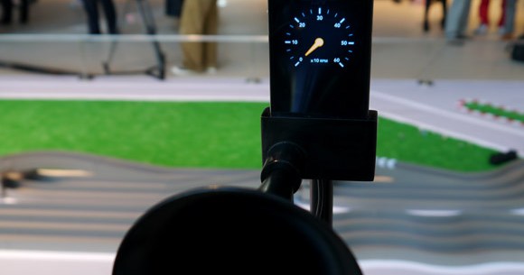 世界初！ 声でマシンを走らせるカーレース「VOICE DRIVER CUP」開催！ 11月17日には世界大会も開かれるぞ～ッ | ロケットニュース24